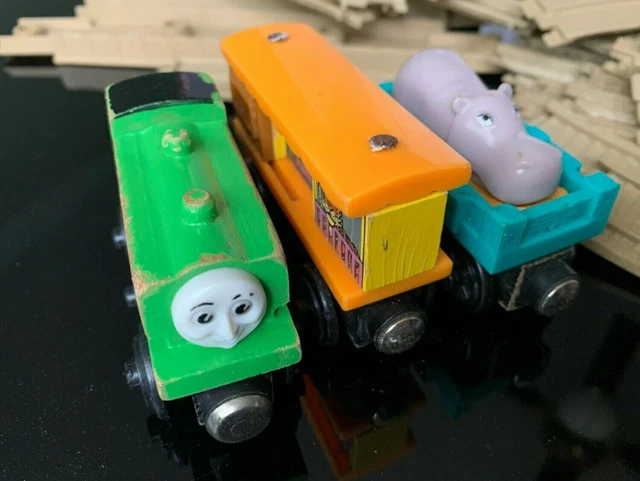 THOMAS THE TRAIN Wooden GWR Engine, Sodor Zoo Hippo Car & Zoo Car EUR ...