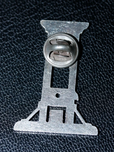 BADGE (PIN'S TYPE) "Guillotine" Bicentennial French Revolution 1789 ...