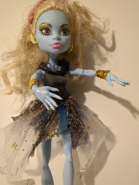 MONSTER HIGH DOLL 13 Wishes Abbey Bominable Haunt The Casbah Doll 2008 ...