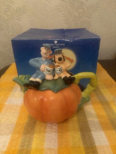 BORDER FINE ARTS Studio Wallace Gromit Curse of the Were-Rabbit Pumpkin ...