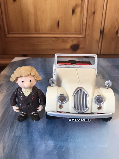 POSTMAN PAT DR SYLVIA Gilbertson FRICTION POWERED MORGAN SPORTS CAR £39 ...