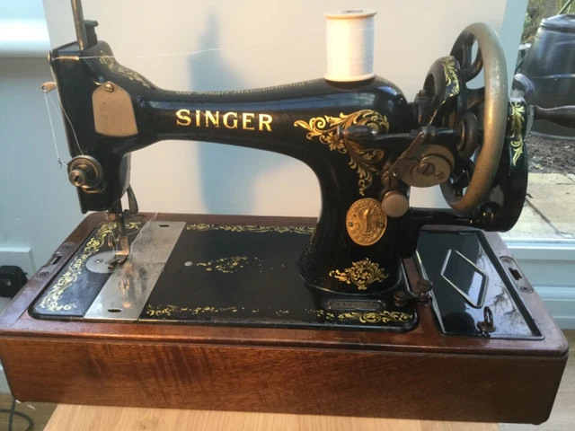 VINTAGE 1912 SINGER Sewing Machine 28K Hand Crank Shuttle Bobbin £89.97 ...