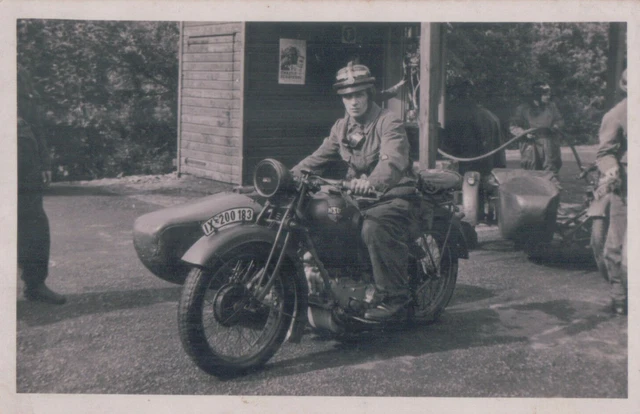WW2 WK2 FOTO Fallschirmjäger Krad Zündapp NSU BMW ? Helm Motorrad KFZ ...
