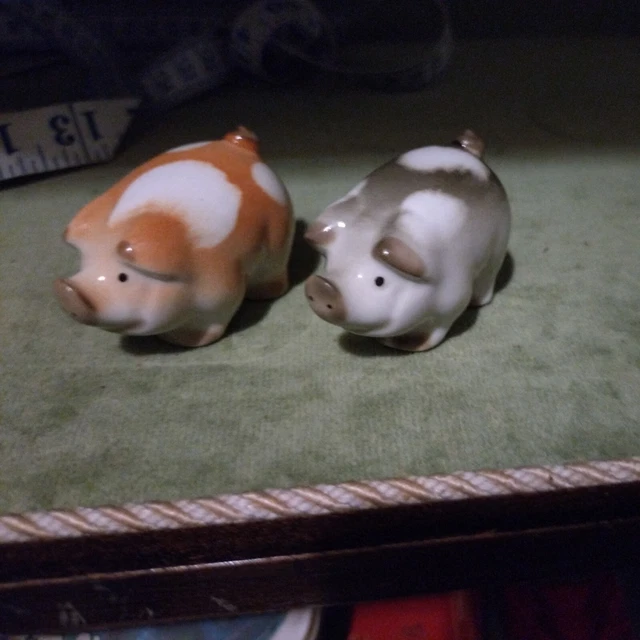 PAIR LOMONOSOV USSR porcelain animals. spotty pigs piglets £32.00 ...