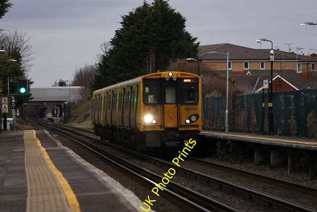 PHOTO RAILWAY 6X4 Class 507 EMU 507007 arrives at Wallasey Village ...