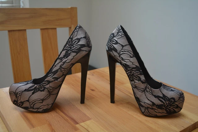 FRENCH CONNECTION BLACK Lace Gold Fabric Platform Courts Size UK 7 £23. ...