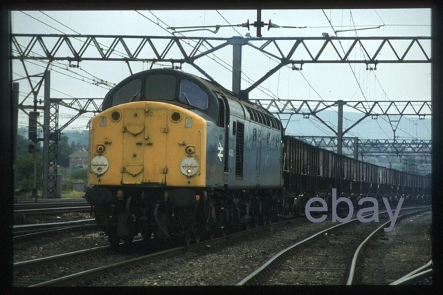 ORIGINAL 35MM SLIDE - Class 40 - 40077 & sister cross at Guide Bridge c ...