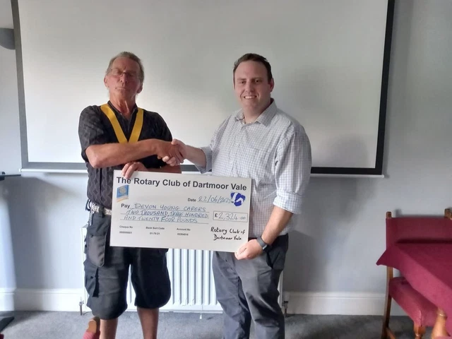 2. JANUAR 1960, BILDERSHOW, Cliff Richard, Stanley Baker, Vanda Hudson ...