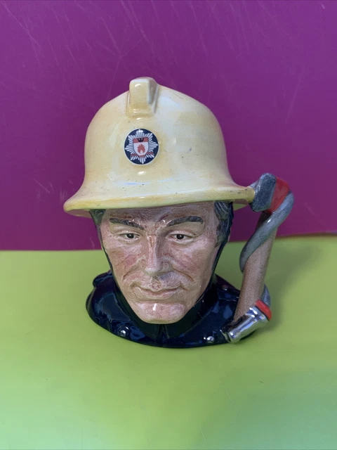 PETIT ROYAL DOULTON Character Toby Jug Édition Limitée The Fireman ...