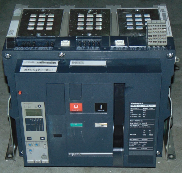 SQUARE D SCHNEIDER Masterpact Circuit Breaker 3200A NW32-H2 $5,000.00 ...