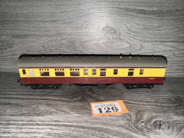 TRIANG R28/220 BRAKE 2nd Coach Red Crimson And Cream 34002 OO Gauge ...