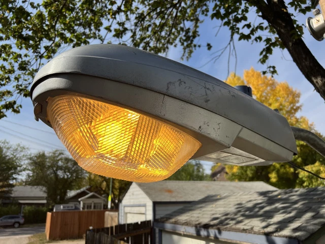 SYLVANIA R47 100 watt High Pressure Sodium Street Yard Light $274.99 ...