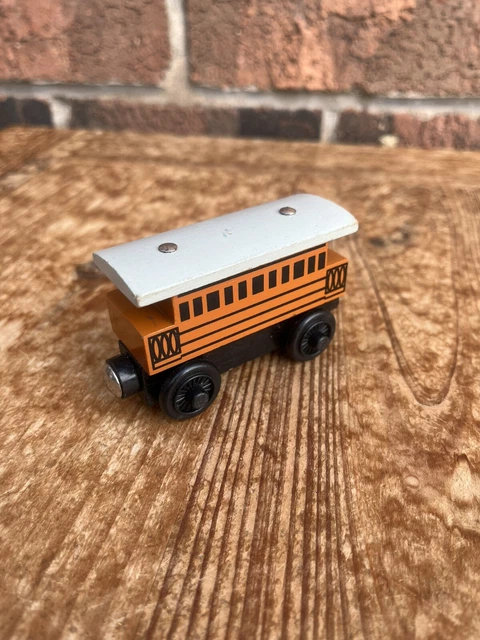 THOMAS THE TANK Engine & Friends Wooden Train - HENRIETTA - LEARNING ...