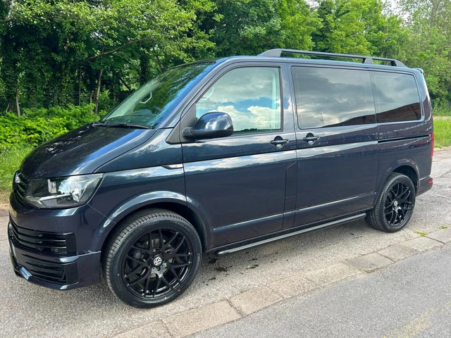 2019 VOLKSWAGEN TRANSPORTER T6 Tdi 8 Seat Shuttle Swb In Starlight Blue ...