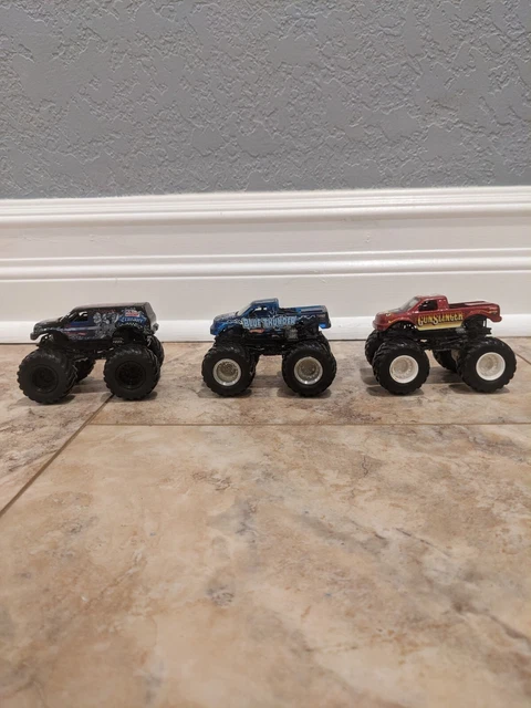 HOT WHEELS MONSTER Jam Lucas Oil Crusader Ford Blue Thunder Gunslinger ...
