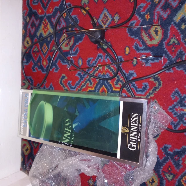 VINTAGE GUINNESS DRAUGHT Extra Cold Light Up Advertising Flashing Sign ...