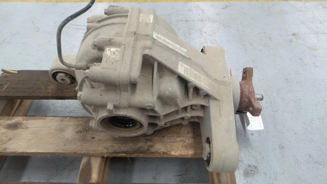 HOLDEN COMMODORE DIFFERENTIAL CENTRE VF, V6, LFX/LWR (210mm), 3.27 ...