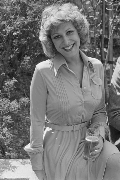 BRITISH ACTRESS LYNDA Bellingham 1976 OLD PHOTO £5.60 - PicClick UK