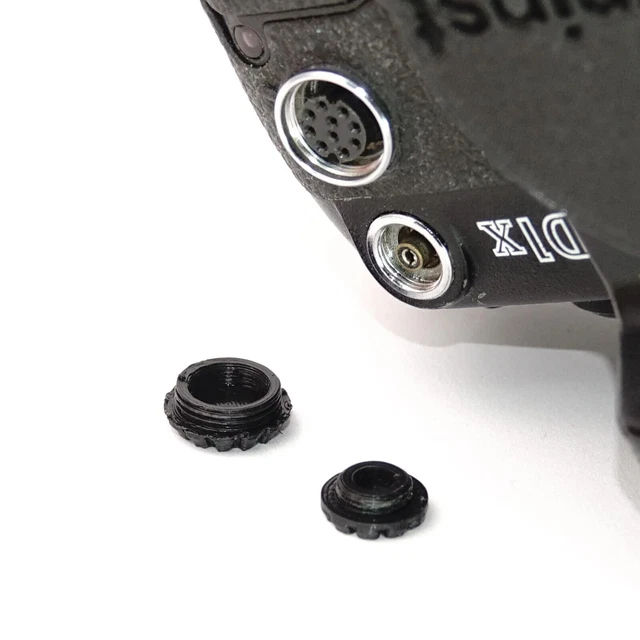AUSGEKNIPST 10-PIN REMOTE Abdeckkappe für Nikon F100, F5, F6, F90 EUR ...