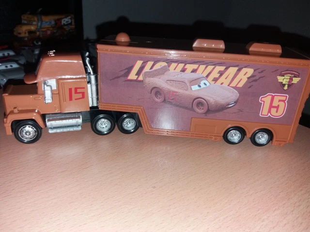 DISNEY PIXAR CARS Mack Truck mit Container Lightyear #15 EUR 10,00 ...