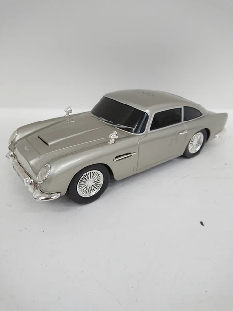 JAMES BOND 007 Aston Martin DB5 Toy Car by Toy State - Sound & Light ...