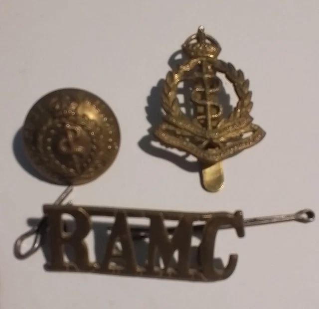 GENUINE WW1 / WW2 Royal Army Medical Corps RAMC Brass Cap Badge, Title ...
