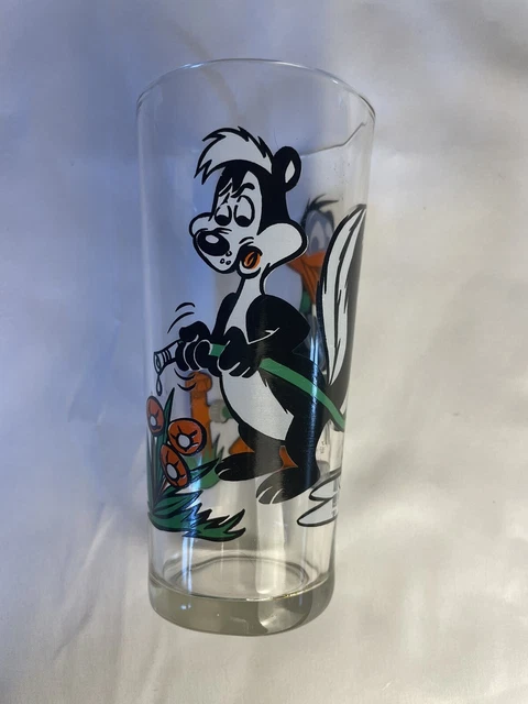 Looney Tunes Pepe Le Pew Skunk Daffy Duck Pepsi Collector Glass 1976 £9 7492