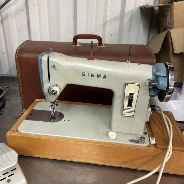 VINTAGE SIGMA STRAIGHT Stitch sewing machine With Foot Pedal & Case £50 ...