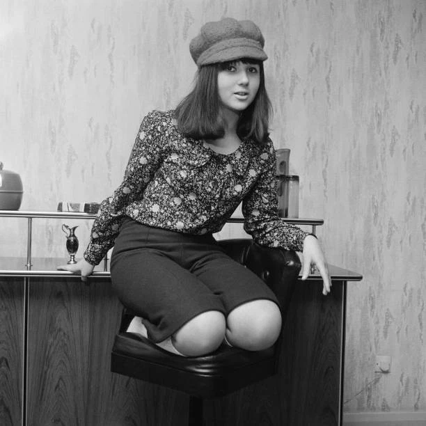 ENGLISH ACTRESS AND Singer Adrienne Posta 1965 OLD PHOTO $8.50 ...