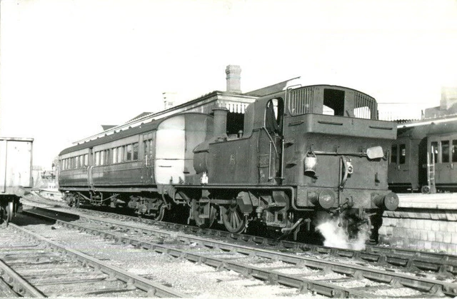 RAILWAY PHOTO GWR 58XX Class 0-4-2T No 5809 at Bristol Bath Rd 1950 by ...