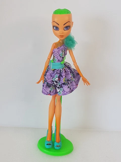 MONSTER HIGH INNER Monster Shockingly Shy Scared Silly Doll. Stand Not ...