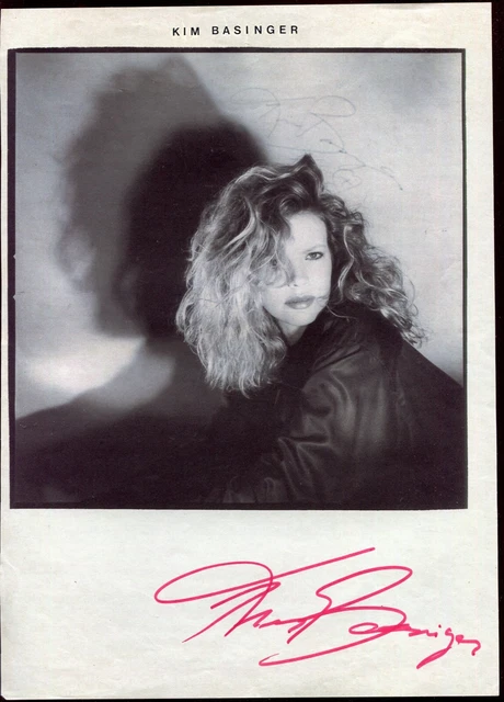 AUTOGRAPHE DE L'ACTRICE Kim Basinger sur une page de Playboy EUR 12,90 ...