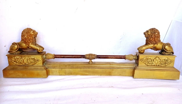 BARRE CHEMINÉE 94CM Epoque EMPIRE. Bronze doré. Lions couchés. Claude ...