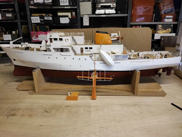 HMS BULLDOG RC Model Mountfleet? 1:48 48" Survey Vessel Rare W/motors ...