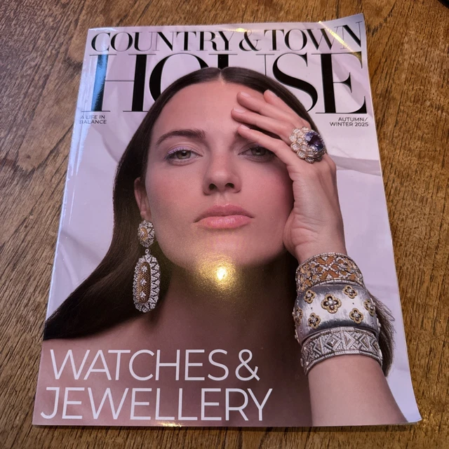 COUNTRY AND TOWN House Magazine Autumn/Winter 2025 £1.16 - PicClick UK