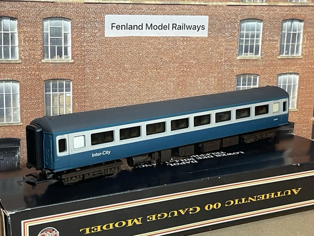 DAPOL E11 OO Gauge Model Railway Blue And Grey Standard Class Mark 2d ...
