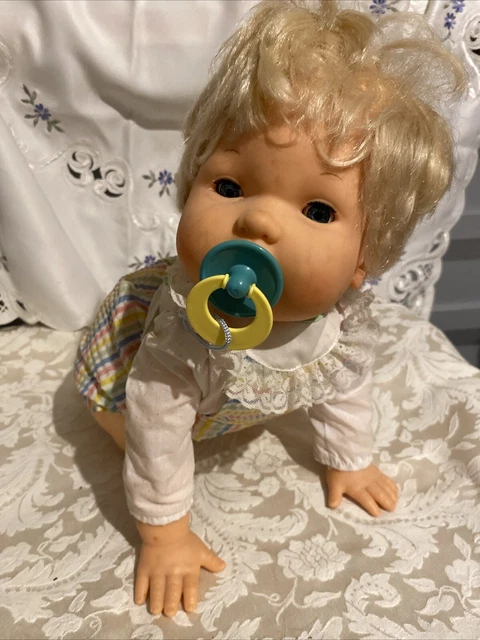 VINTAGE IRWIN OOPSIE Daisy Crawling Crying 17" Baby Doll w/Original ...