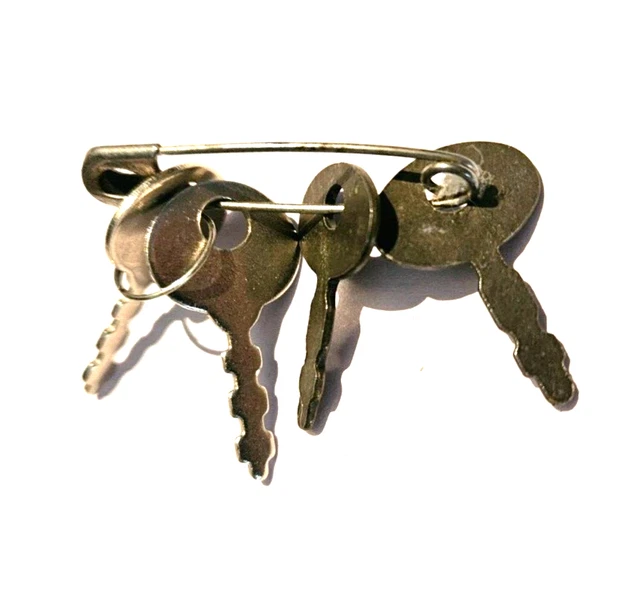SAFETY PIN WITH four small vintage keys adds a touch of charm £8.30 ...
