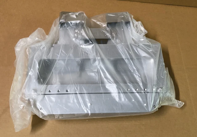 VAT 0240X-CA24-AUF1/0040 RECTANGULAR Wafer Transfer Vacuum AMAT Gate ...