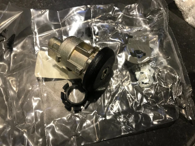 FORD FIESTA MK3 New Genuine Ford door lock repair kit 1022636 £14.85 ...