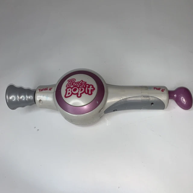 2004 HASBRO BRATZ Bop-It! BopIt Electronic Handheld Skill Game Pink ...