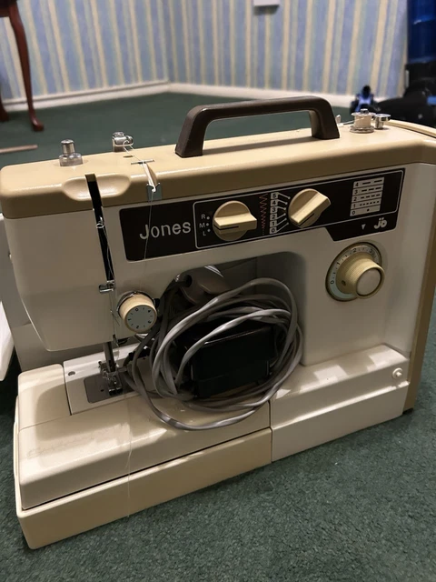 VINTAGE JONES VX707 Sewing Machine with Case, Pedal & Accessories ...