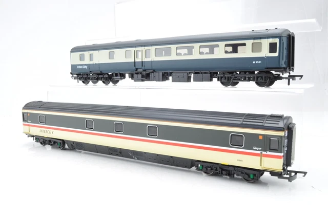 HORNBY OO GAUGE - R40039/4624 BR InterCity Mk3 Sleeper/Mk2E Brake ...