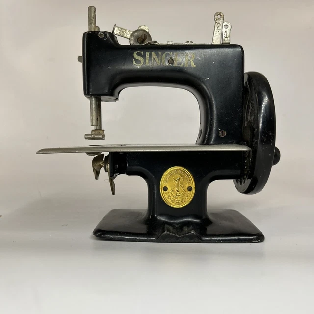 VINTAGE 30’S SEWHANDY Mini Singer Sewing Machine Model 20 29952 Without ...