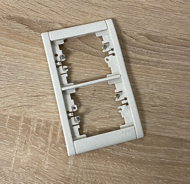 LEGRAND SAGANE SILEX blanc moucheté - Plaque triple verticale - 85012 ...