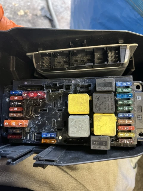 MERCEDES-BENZ C CLASS W203 Front Sam Unit Fuse Box - 0025459401 £47.52 ...