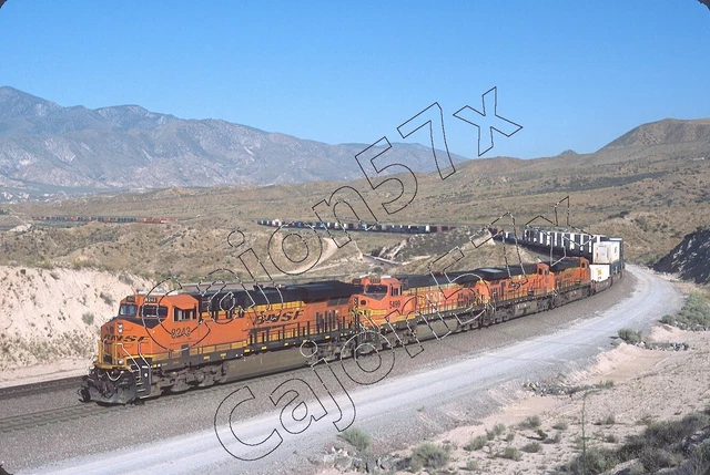 ORIGINAL SLIDE - BNSF ES44C4 8243 & Train In Cajon Pass 6/18 EUR 3,59 - PicClick FR