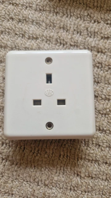 VINTAGE MK SINGLE Unswitched Plug Socket Ivory Bakelite 13 amp Mid ...