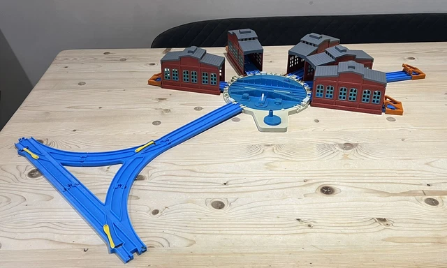 THOMAS TRACKMASTER TOMY 5 Tidmouth Sheds And Turntable For Train Sets £ ...