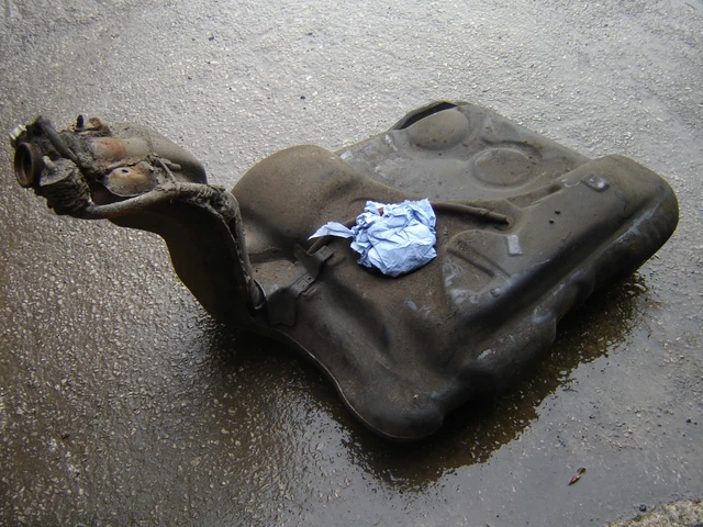 VW GOLF GTI 8V 16V 1.3 1.6 1.8 Mk2 Driver Ryder Gl Cl Genuine Fuel ...